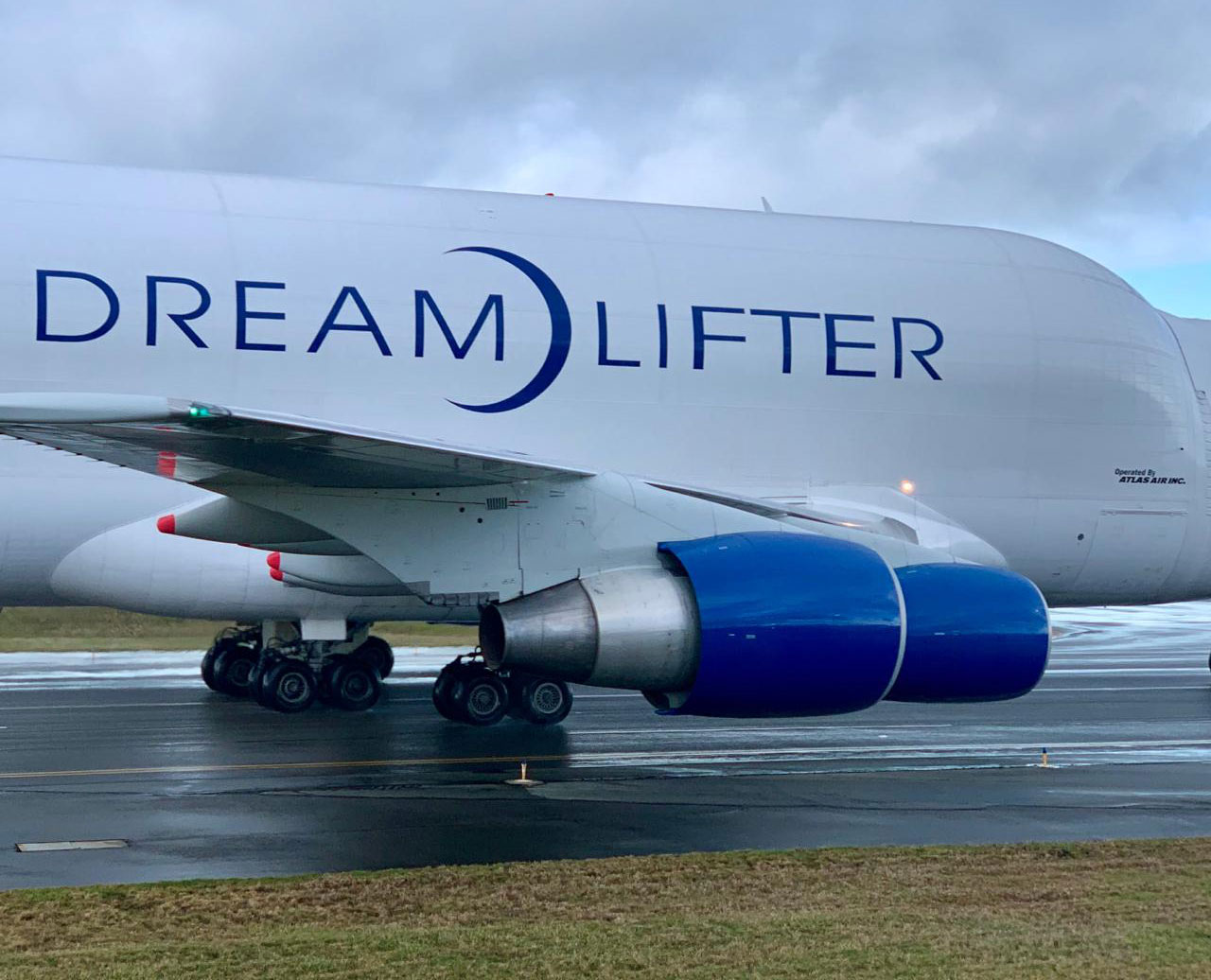 Boeing offers Dreamlifter to carry critical shipments