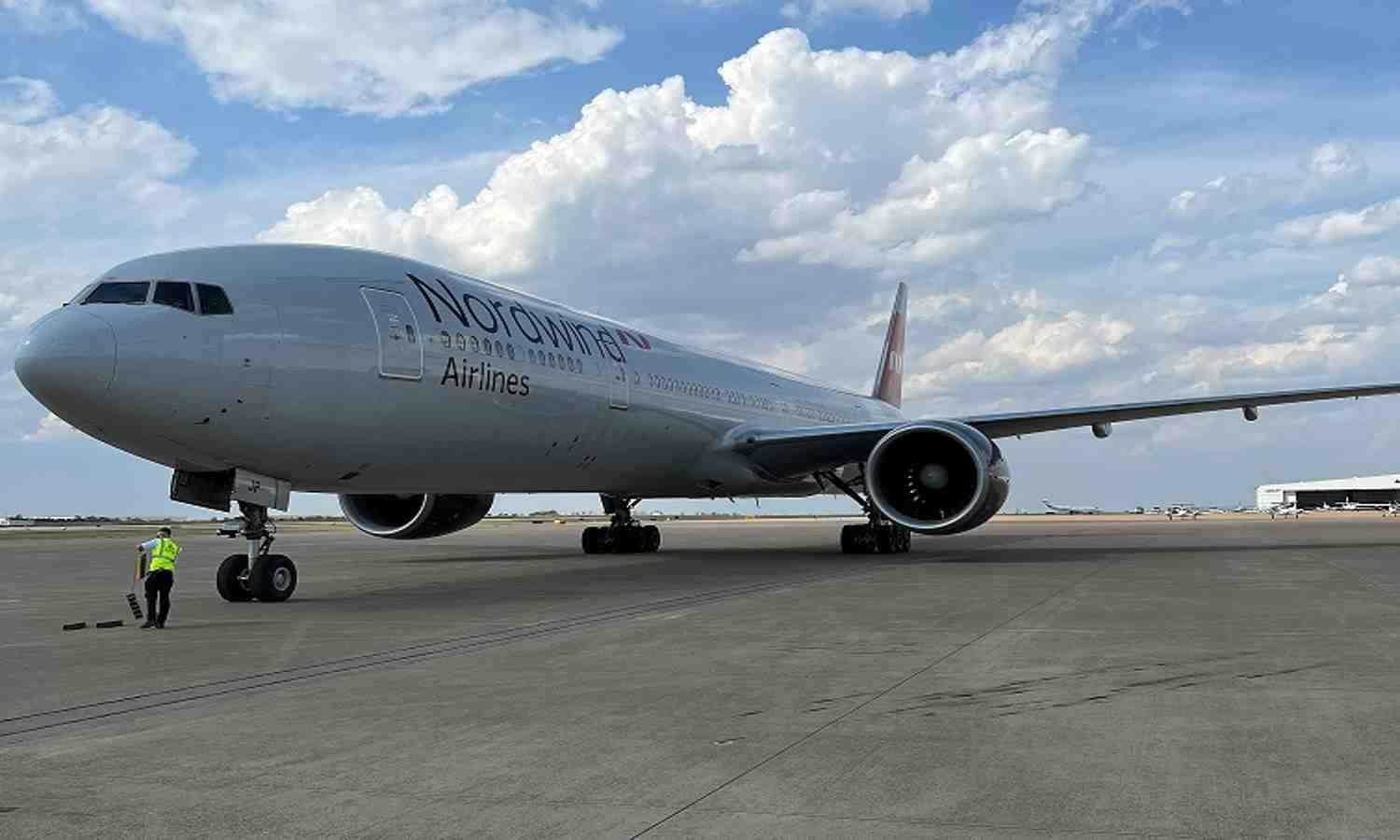Mammoth and AviaAM sign conversion deal for six 777-300ERMF