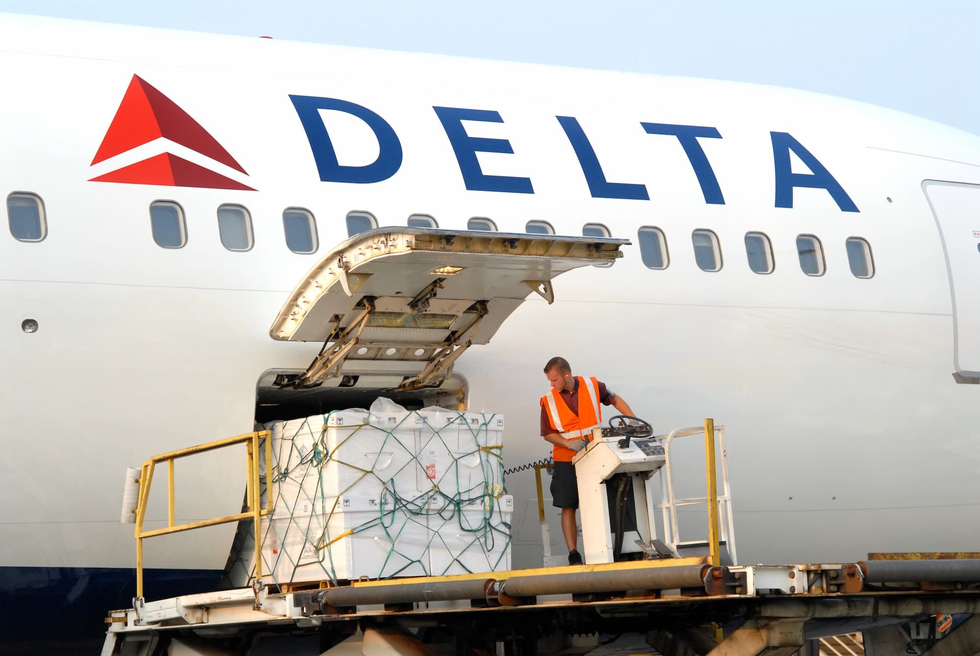 Delta Cargo expands digital booking and global flight network