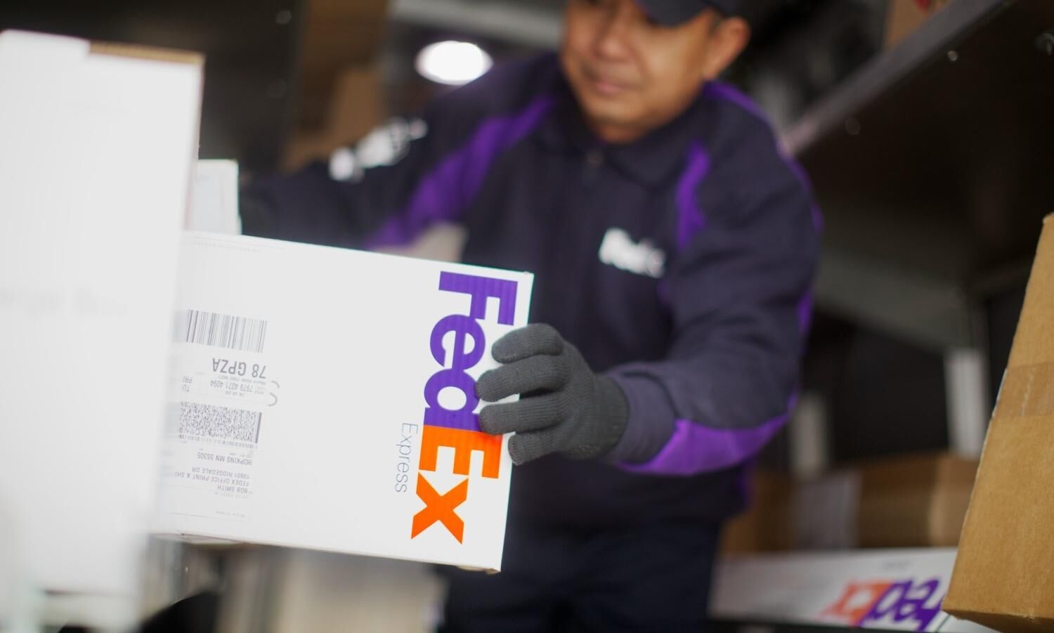 FedEx maps premium growth, digital push and returns